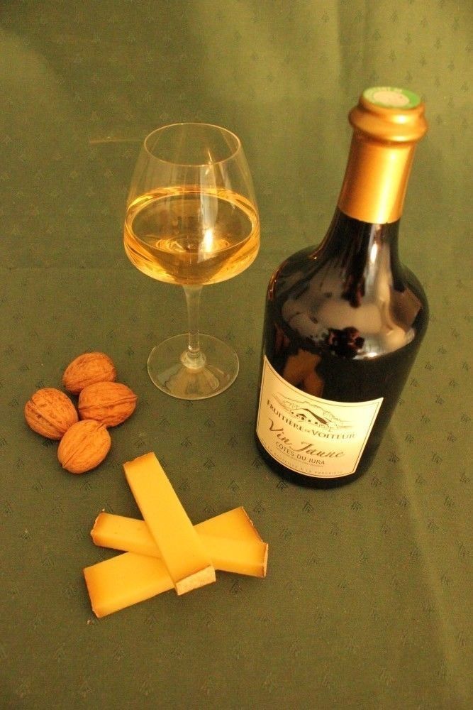 VIN JAUNE - Vins du Jura - Fruitière du Temps Comté à Montrond